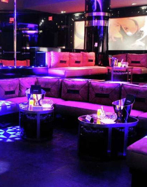 1 Oak Nightclub Dance Floor Table - No Cover Nightclubs