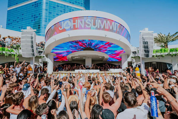 LIV Beach | Las Vegas Pool Party Guide & FAQs [2025]